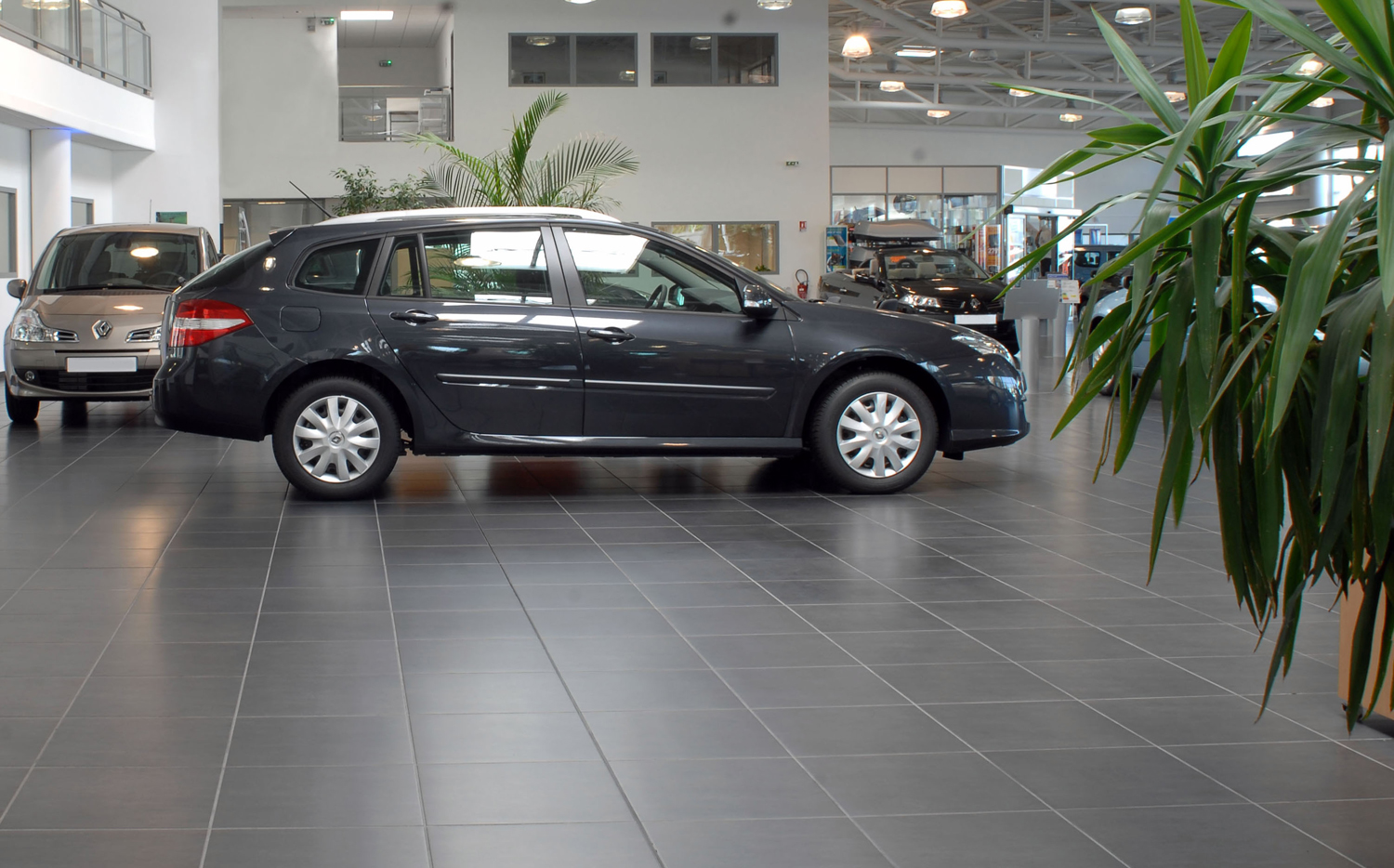 Piastrelle Effetto Design per Garage in Gres Porcellanato